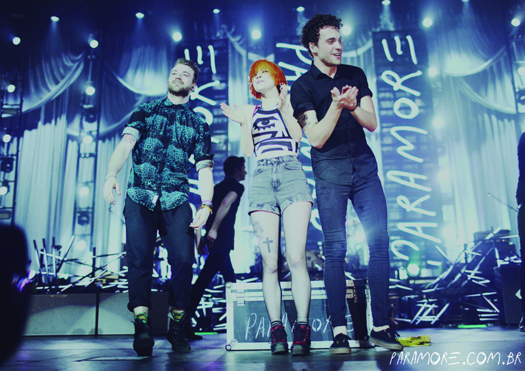 Paramore mostra o poder de sua carreira com hits vitoriosos - Paramore ...